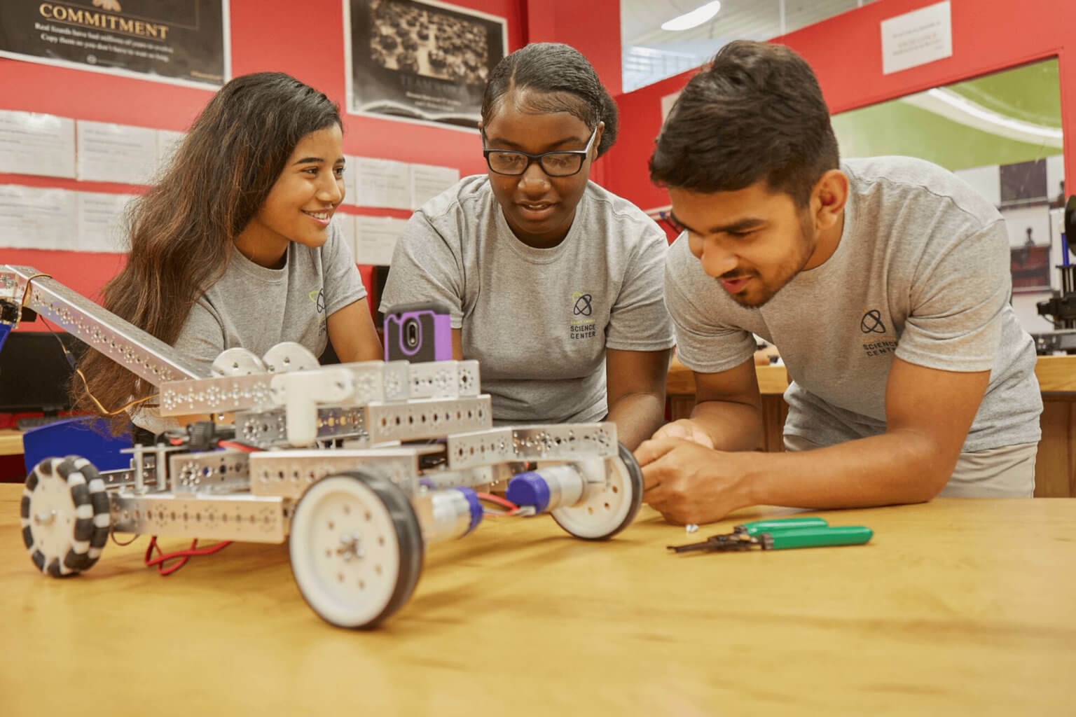 Saint Louis Science Center – Connect with curiosity.